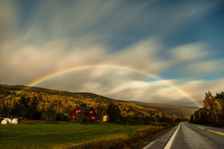 We All Know Rainbows But Have You Ever Seen a Moonbow – A Night Rainbow ...