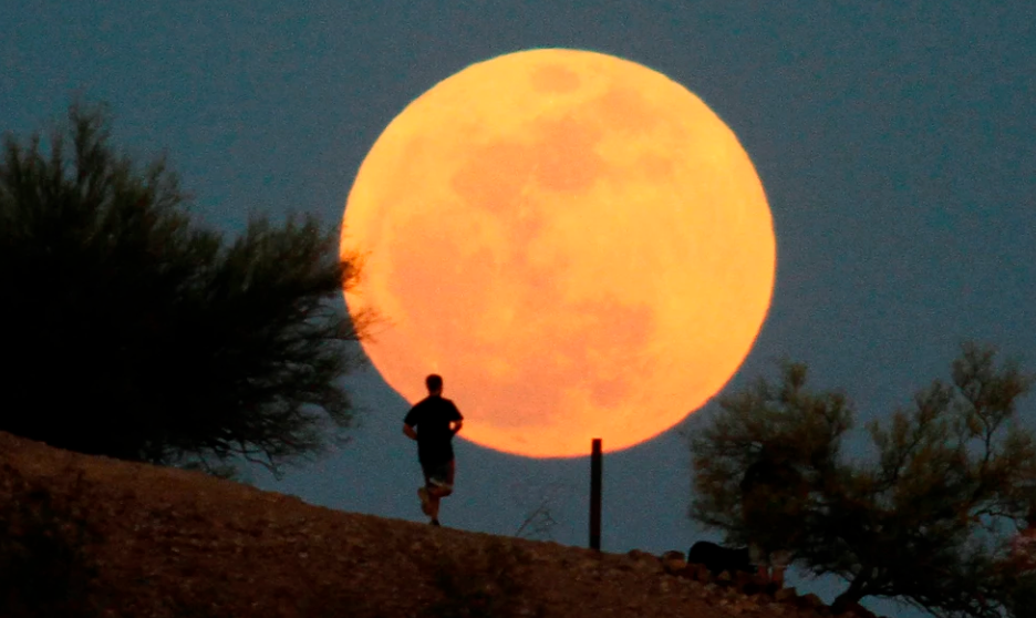 Harvest Moon 2025: Watch a rare October supermoon rise amid shooting ...